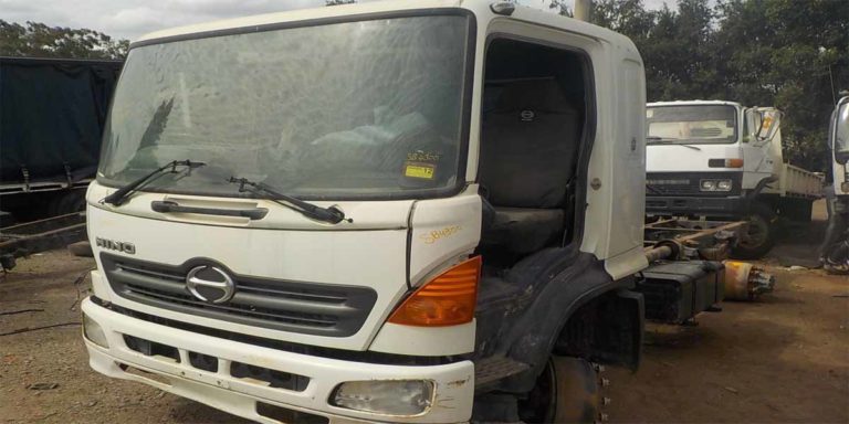 Hino Truck Wreckers Melbourne - Free Pickup of Scrap Trucks